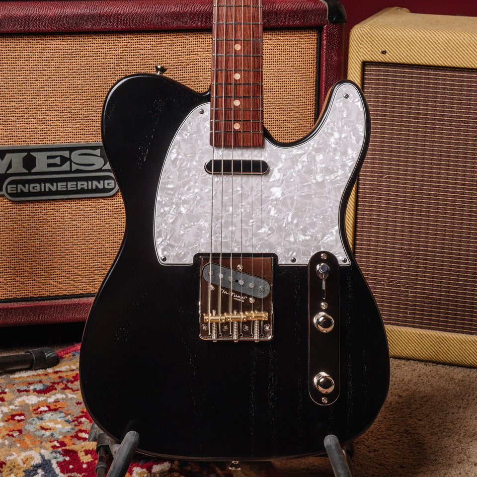 Doubleday Satin Black Broadwing Custom – Destroy All Guitars