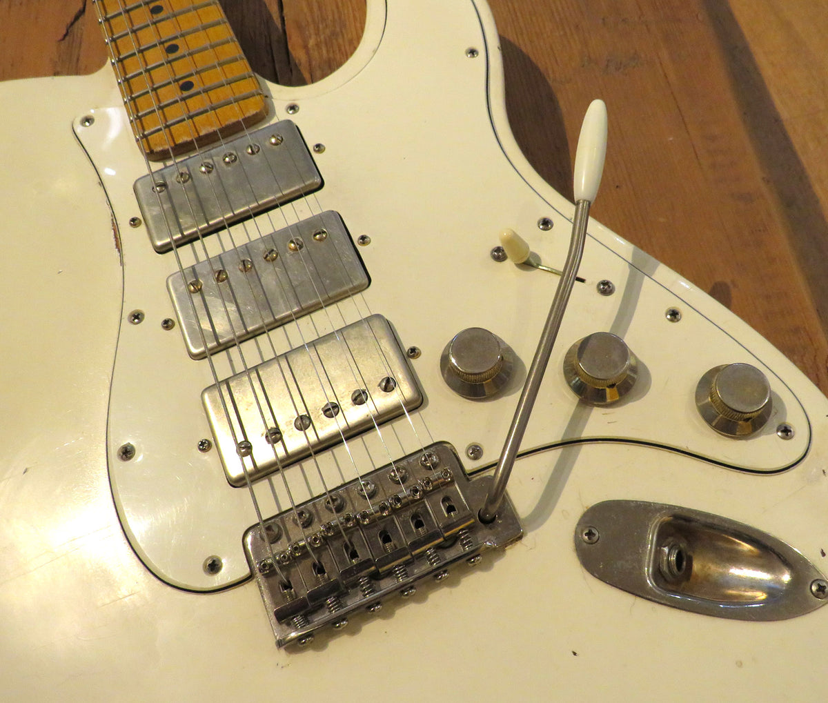 Verrilli 3 Hum White Beauty TS – Destroy All Guitars